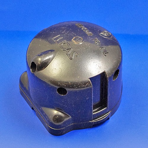 100E-12116-AS: Distributor cap, side exit 53-61 - Electrical - Classic ...